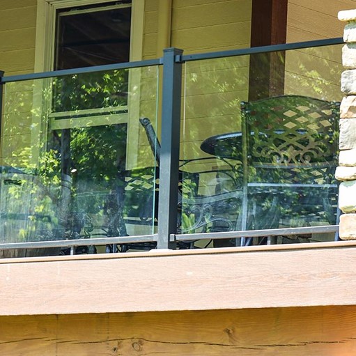 Choosing a Residential Exterior Glass Railing | Fortress